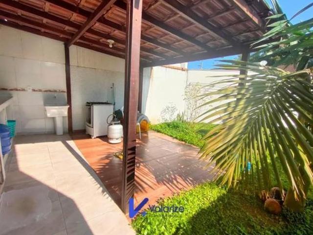 Sobrado a venda na Praia com 3 quartos