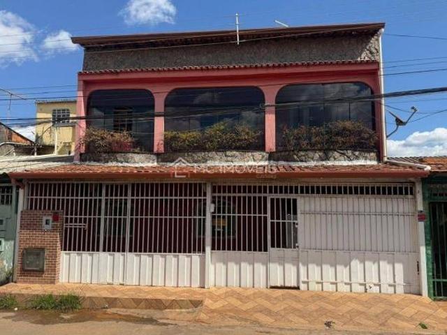 Sobrado à Venda na QNP 19 Conjunto J – Ceilândia/DF | 5 Quartos | 2 Suítes | Garagem para 3 Carros