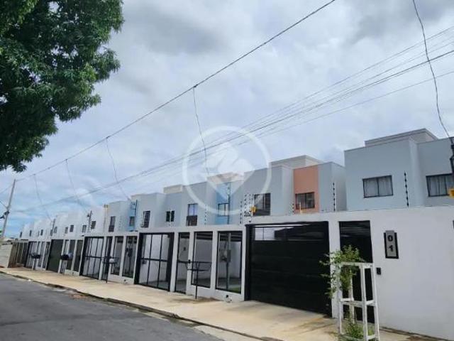 SOBRADO A VENDA NA REGIÃO DO JARDIM DAS AMÉRICAS 3 QUARTOS SENDO 1 SUÍTE BEM LOCALIZADO VALOR