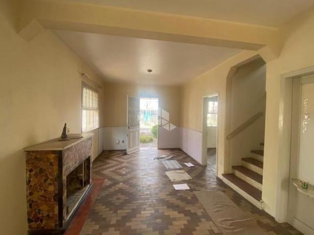 Sobrado à venda na Rua Duque de Caxias A 1 quadra da Av. Medianeira!