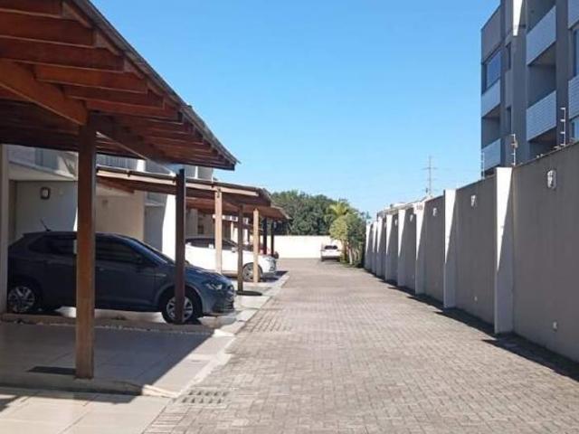 Sobrado á venda na Rua Rodolfo Bernardelli no Uberaba Condomínio River Town