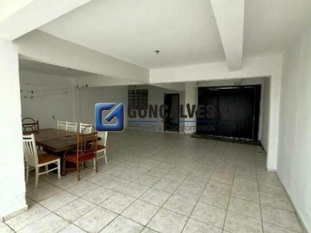 Sobrado à venda na Vila Vitória Santo André com 3 dorms, suíte, varanda gourmet e 8 vagas