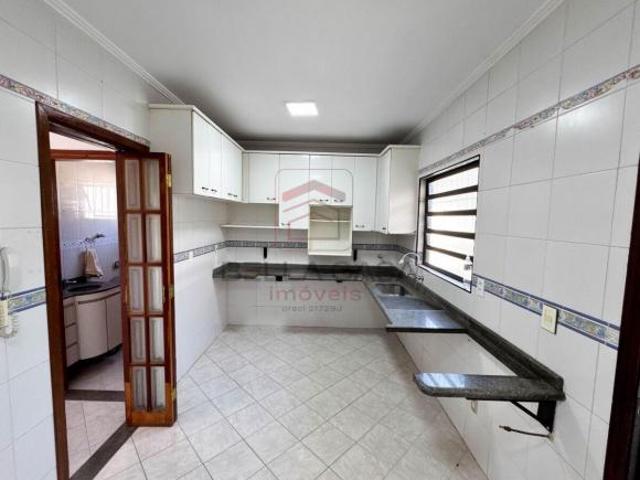 Sobrado à venda na Vila Zelina | 3 dormitórios | 1 suíte | 3 vagas | Excelente localização