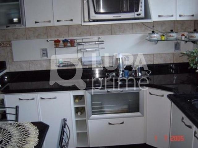Sobrado à venda na Vila Amália com 4 dormitórios