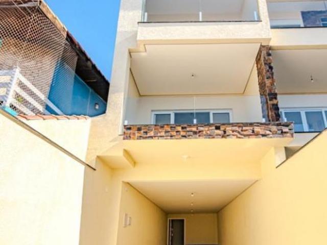 Sobrado A Venda Na Vila Ayrosa Com 3 Quartos
