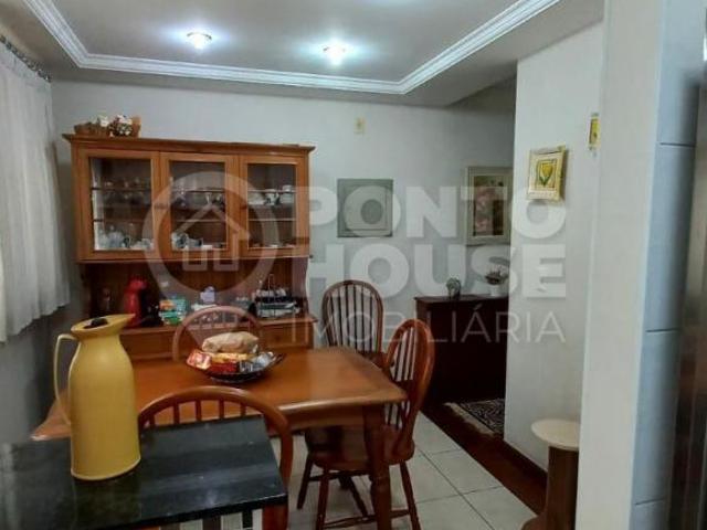 Sobrado à venda na Vila Brasílio Machado, 3 dormitórios, 1 suíte e 2 vagas