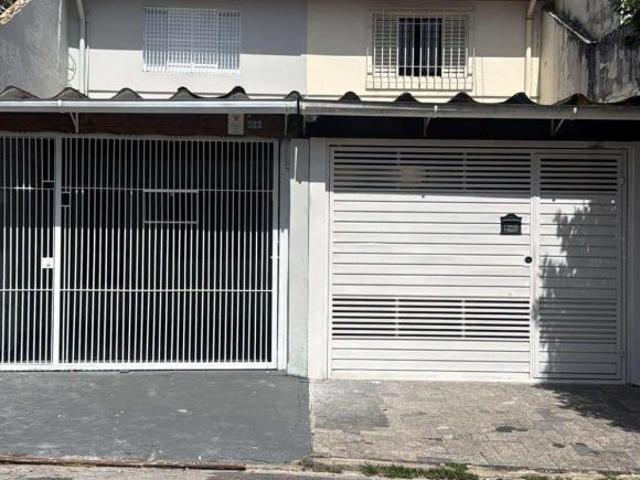 Sobrado à venda na Vila Brasílio Machado | 68,09 m² | 2 dormitórios | Reformado | 1 vaga coberta