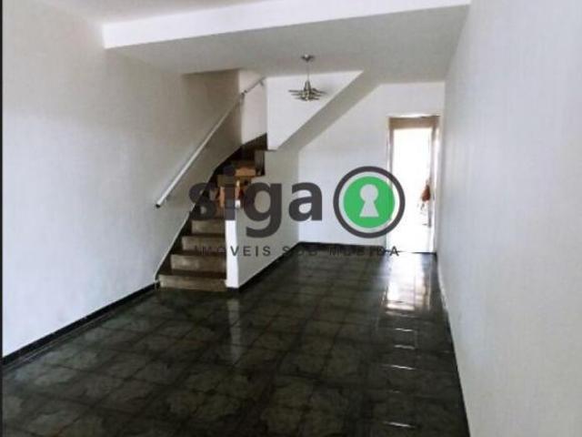 Sobrado a venda na Vila Clara com 2 quartos 1 vaga e um amplo quintal