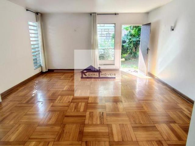 Sobrado à Venda na Vila Clementino, SP | 4 Dorms, 220m², R$1,9Mi