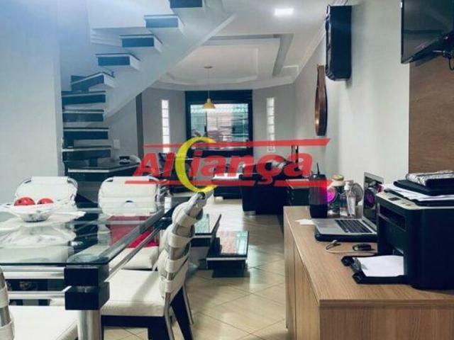 Sobrado à venda na Vila Galvão