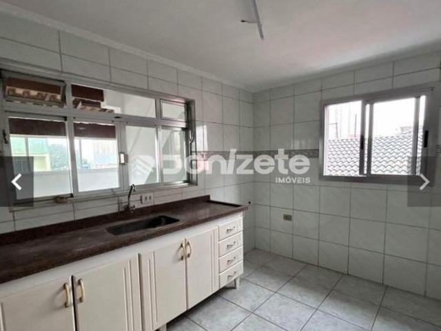 Sobrado à venda na Vila Humaitá, Santo André/SP | 4 dorms, 4 banheiros e 4 vagas