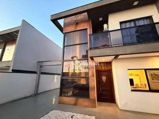 Sobrado à venda na Vila Ipanema – Piraquara | 3 quartos 1 suíte | Terreno amplo