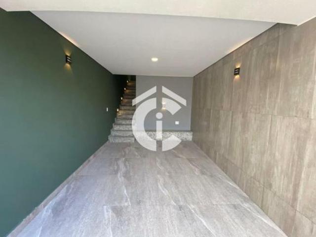 Sobrado à venda na Vila Ivg com 3 quartos, sendo 1 suíte, 2 vagas 135m²