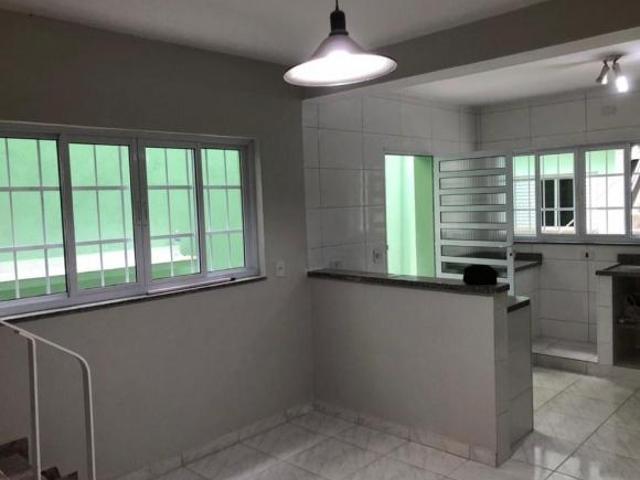 Sobrado à venda na Vila Leopoldina com 200m² 3 dormitórios 2 suítes 3 banheiros 2 vagas