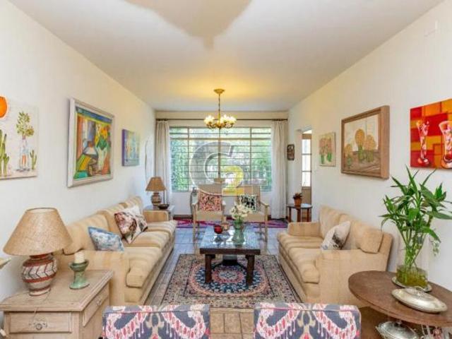 Sobrado à venda na Vila Madalena com 3 quartos e 2 vagas