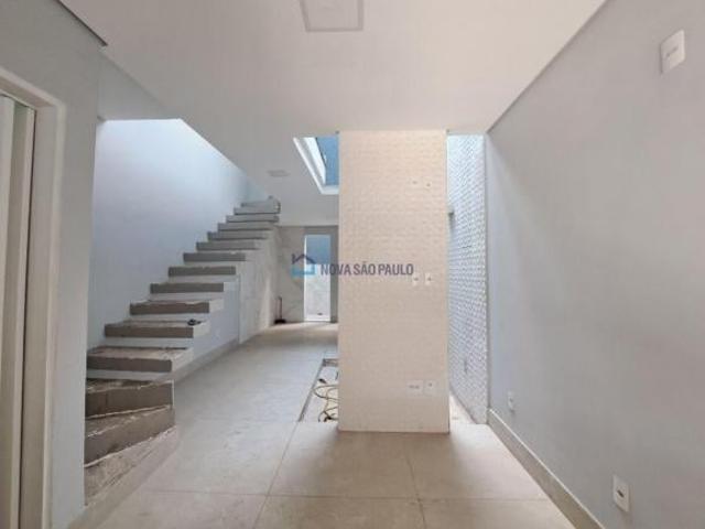 Sobrado à venda na Vila Mariana com 3 quartos