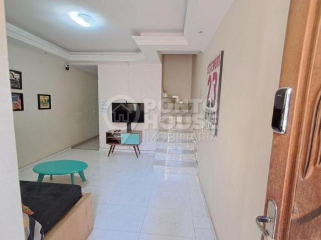 Sobrado à venda na Vila Mariana próximo ao Parque Aclimação 4 suítes e 1 vaga