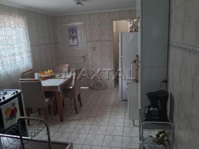Sobrado à venda na Vila Medeiros, com duas moradias, sala ampla e 2 vagas, de 180m²