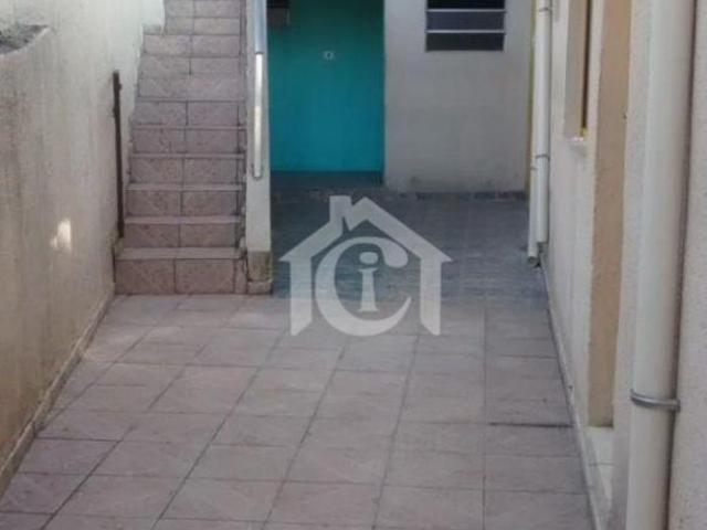 Sobrado à venda na Vila Nogueira com 185 m², amplo quintal e 2 vagas de garagem