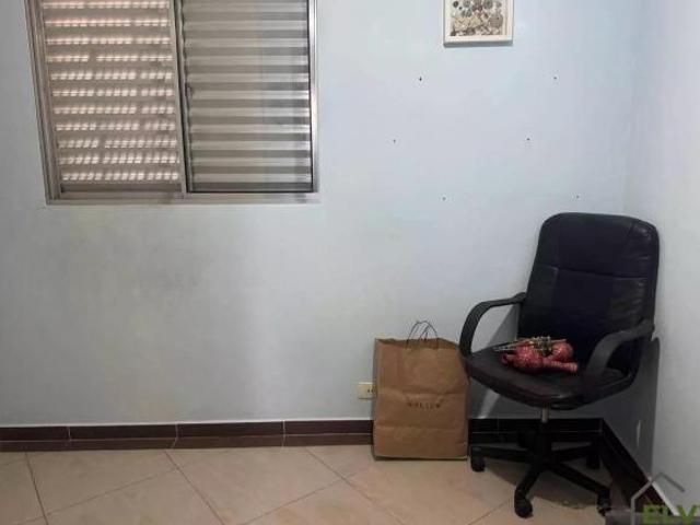 Sobrado à Venda na Vila Osasco: 4 Quartos, 1 Suíte e 2 Vagas 142m²