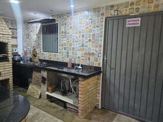 Sobrado à venda na Vila Palmares, Santo André SP: 3 quartos, 1 suíte, 2 banheiros, 2 vagas, 150m² de