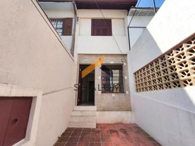 Sobrado à venda na Vila Progredior 67m² com ótimo potencial para reforma