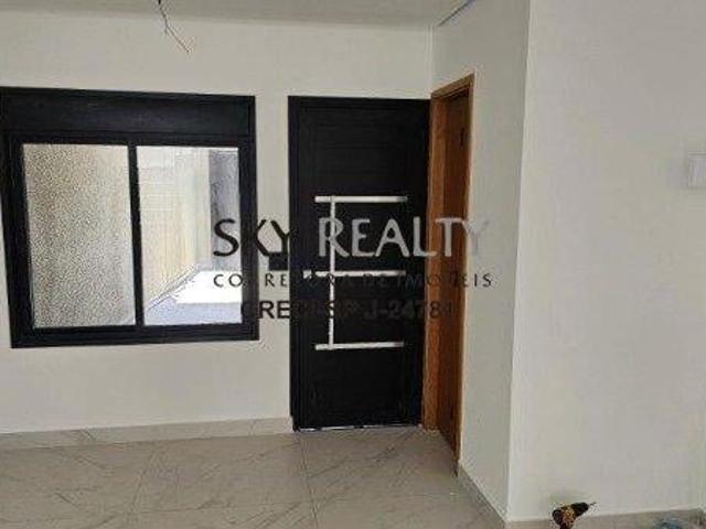 Sobrado a venda na Vila Romano com 3 quartos, sendo 3 suítes e 2 vagas