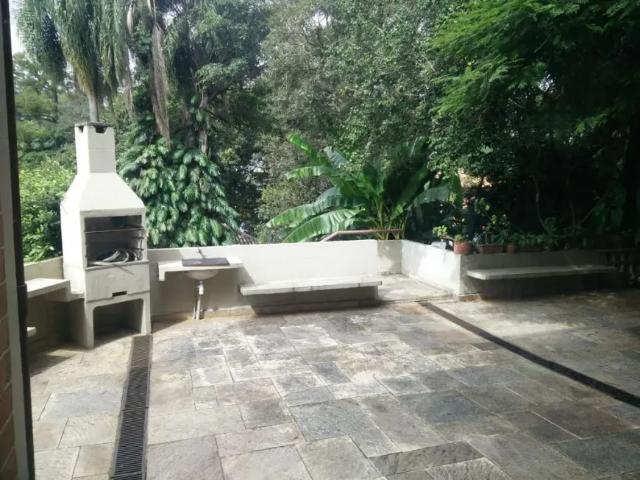 Sobrado a venda na Vila São Francisco | 4 dormitórios | Churrasqueira e Piscina