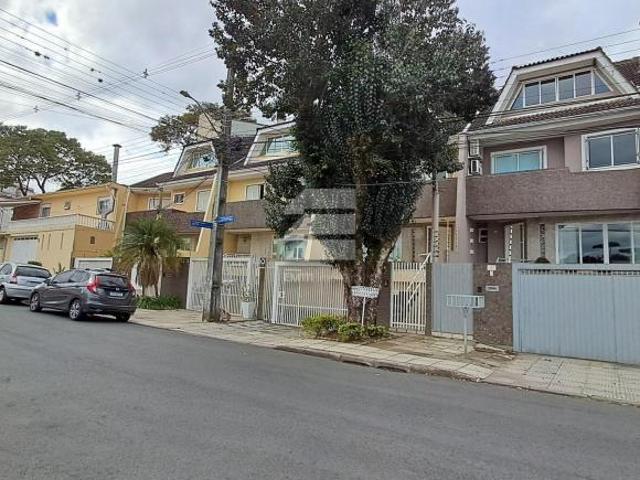 SOBRADO À VENDA NAS MERCÊS, com 249m² – CURITIBA/P