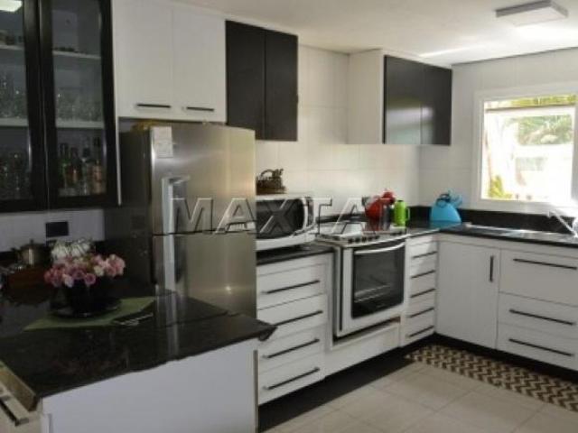 Sobrado a venda nas Palmas com 500m² 3 dormotórios 3 suites 3 vagas
