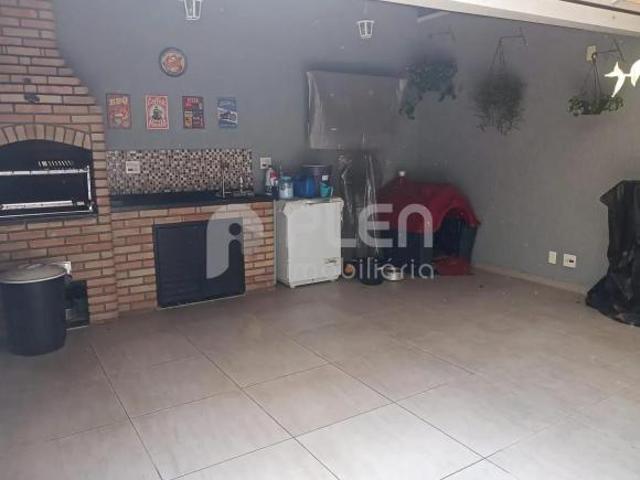 Sobrado à venda, Santana. com 156m² sendo 3 suites e 4 vagas de garagem
