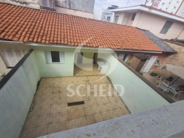 Sobrado à venda, sendo 03 Dormitórios, 1 suíte, edícula e 02 Vagas