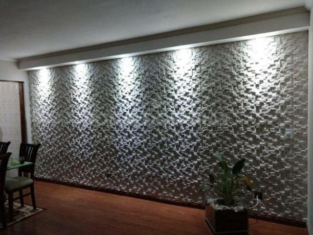 Sobrado a venda sendo 2 quartos, sala ampla, 1 vaga e garagem