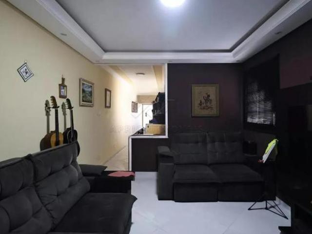 Sobrado à venda por R$ 750.000 na Vila Vitória, Santo André/SP