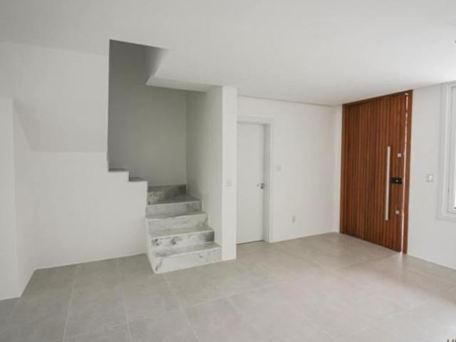 Sobrado à venda Por R$ 935.000,00 Canoas, São José