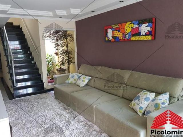 Sobrado à venda Penha com 3 quartos, 3 suites, sala, quintal com churrasqueira, salão de festas, 5 b