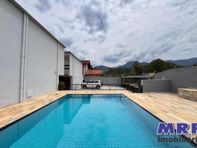 Sobrado à venda, Praia da Maranduba em Ubatuba. 2 quartos. Condomínio com piscina