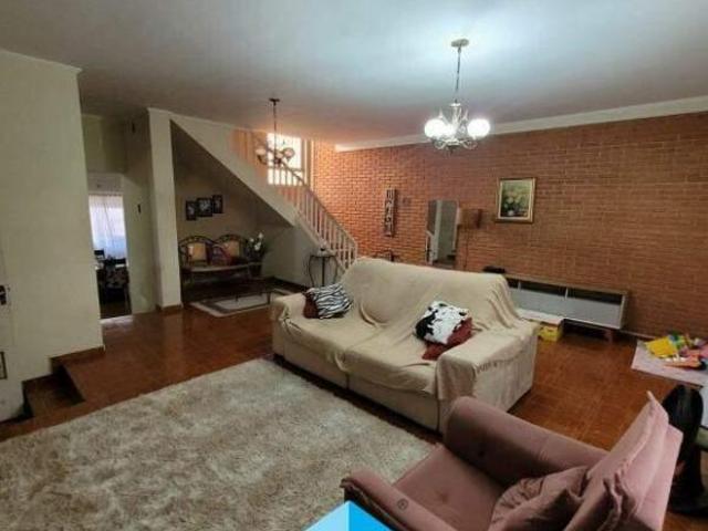 Sobrado à venda próximo a Santa Casa Limeira