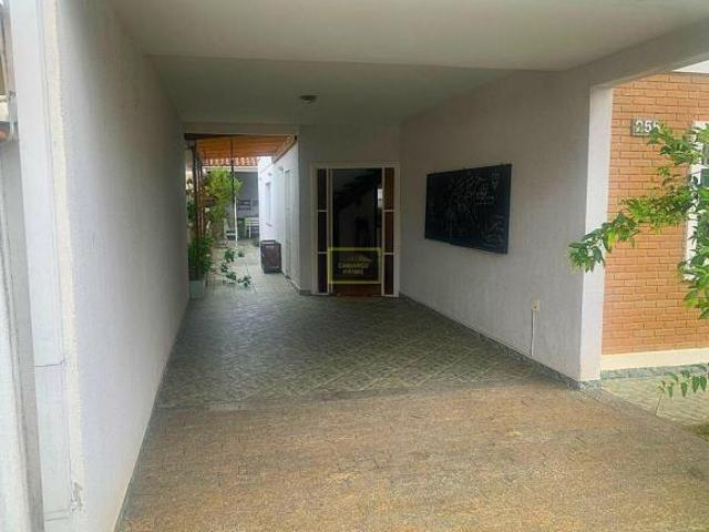 Sobrado à Venda próximo ao centro de Caraguatatuba