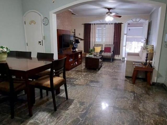 Sobrado à Venda próximo ao Metrô Vila Matilde, 3 Quartos, 1 Suite, 3 Vagas
