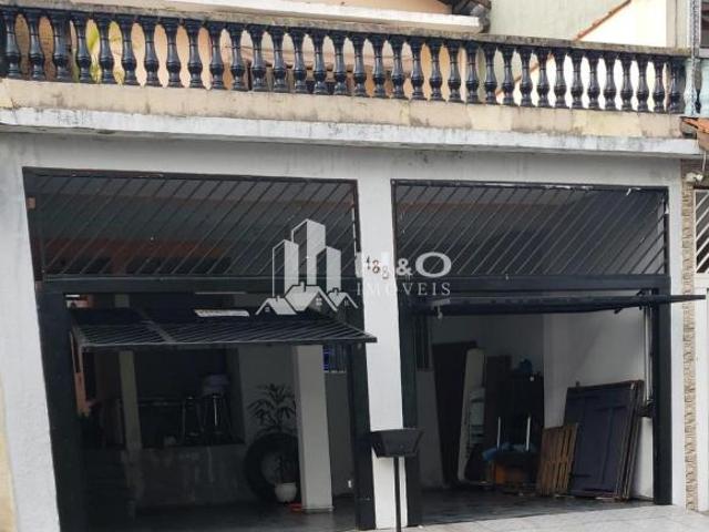 Sobrado à Venda – Próximo ao Metrô Guilhermina | Rua Tranquila | 142m² | 3 Dormitórios