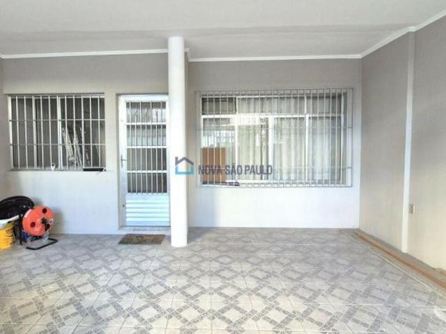 Sobrado à venda próximo ao metrô Praça da Árvore