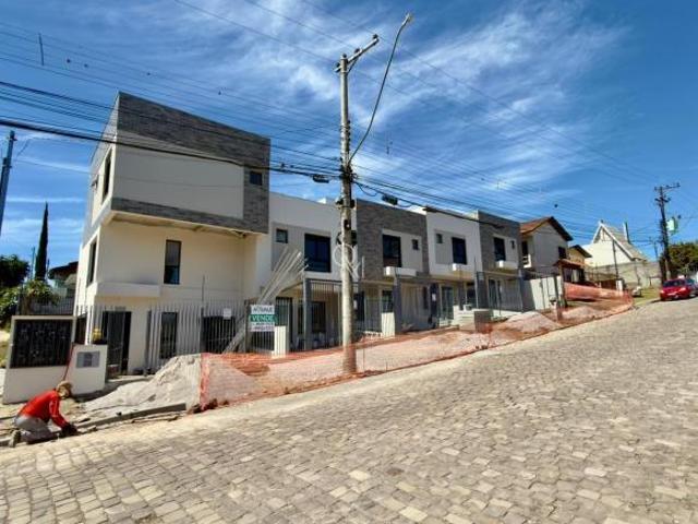 Sobrado à venda próximo da Lagoa