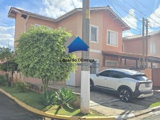 Sobrado a venda próximo do centro de Cotia
