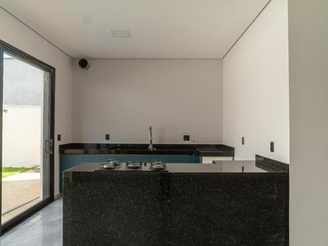 Sobrado a Venda Real PArk 3 suites e Piscina R$ 1.100.000