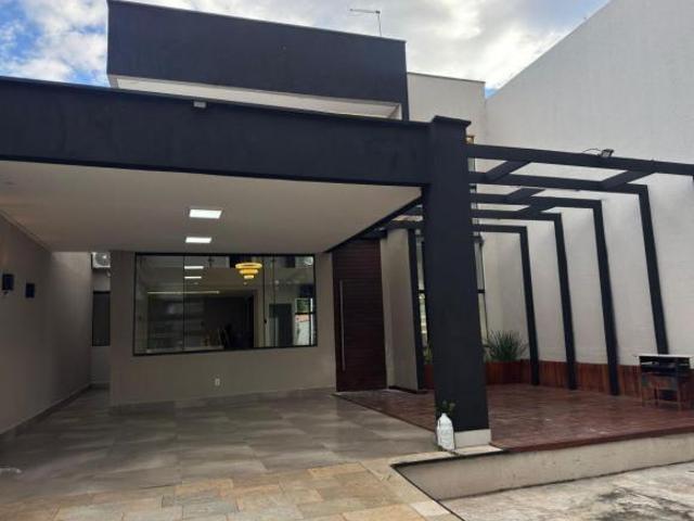 Sobrado à venda – Rua da Misericórdia Vicente Pires | Lote 260m² | 3 suítes