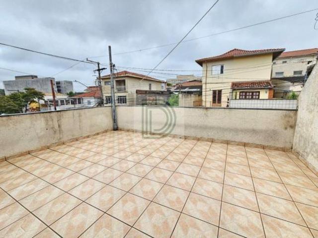 SOBRADO À VENDA, RUA FECHADA