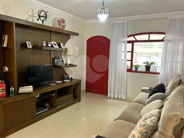 Sobrado à venda totalmente reformado na Vila Pauliceia com 114m²