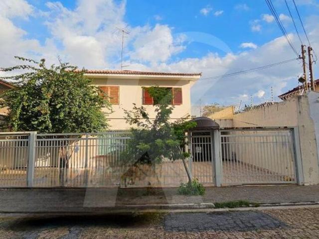 Sobrado à venda Tremembé, 252 m² útil, 4 dormitórios, 2 suítes, 2 salas, cozinha ampla,4 banheiros