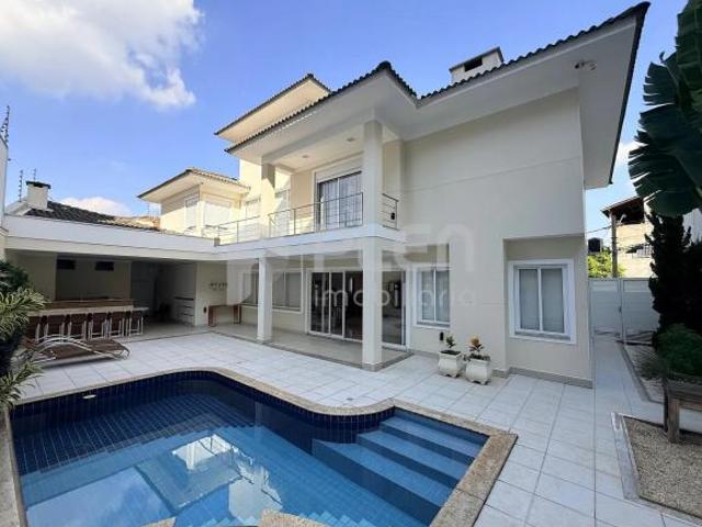 Sobrado à Venda, Tremembé, 490m², 4 suítes, São Paulo, SP